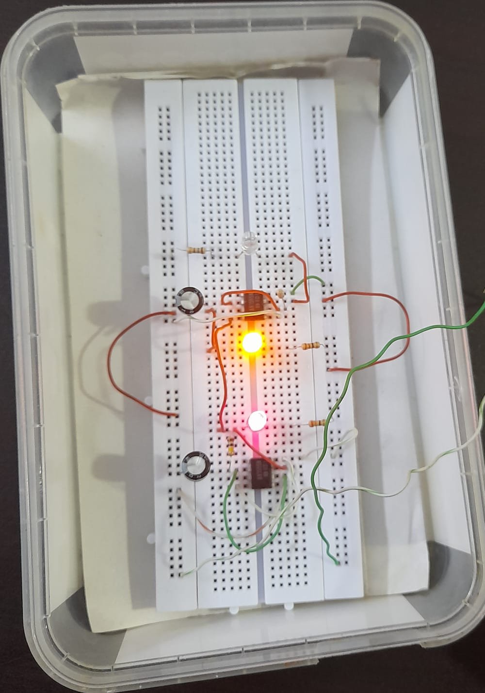 Model Traffic Lights Circuit Using timer IC